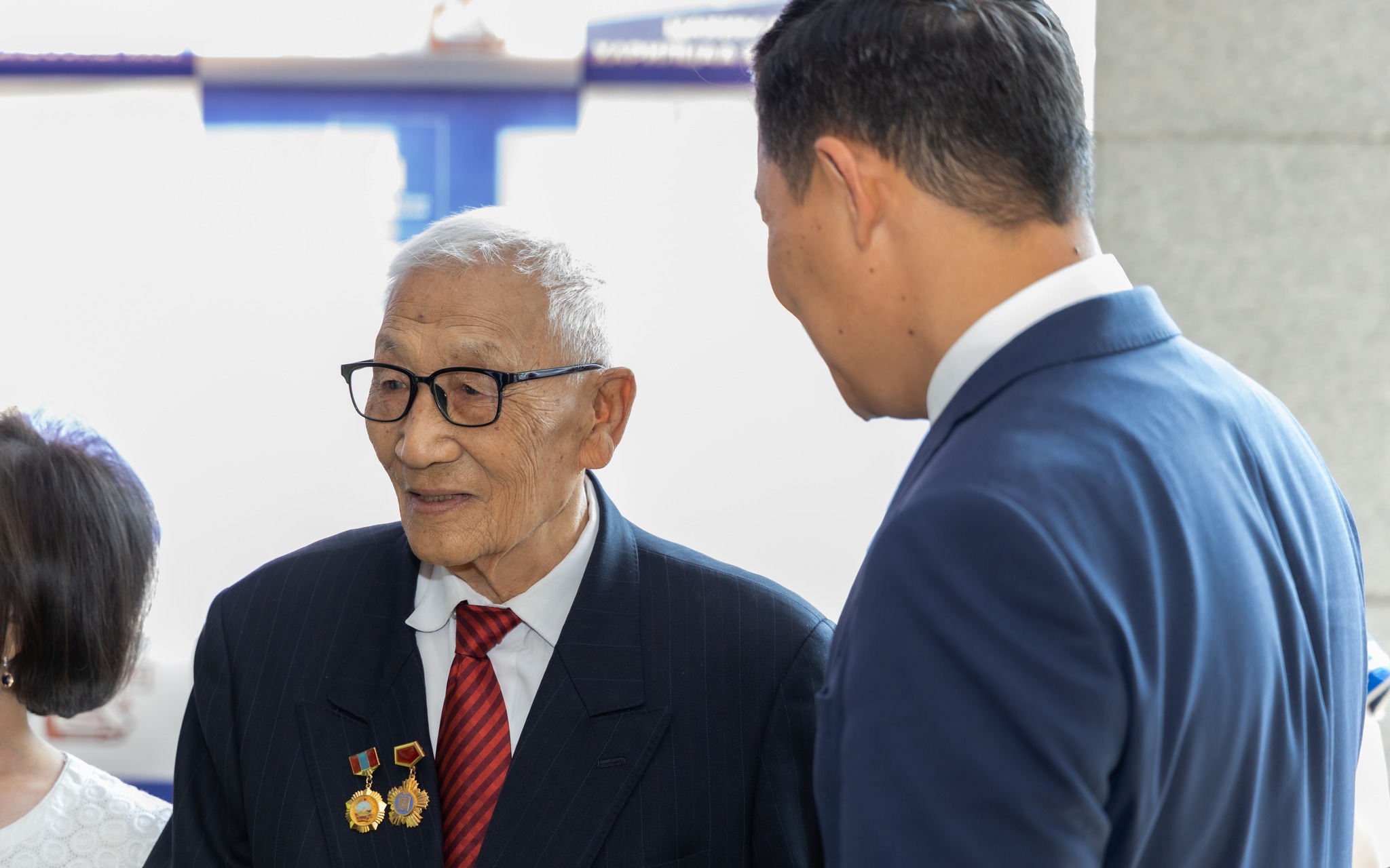 Монгол улсад орчин цагийн харилцаа холбоо, мэдээллийн технологийн ...