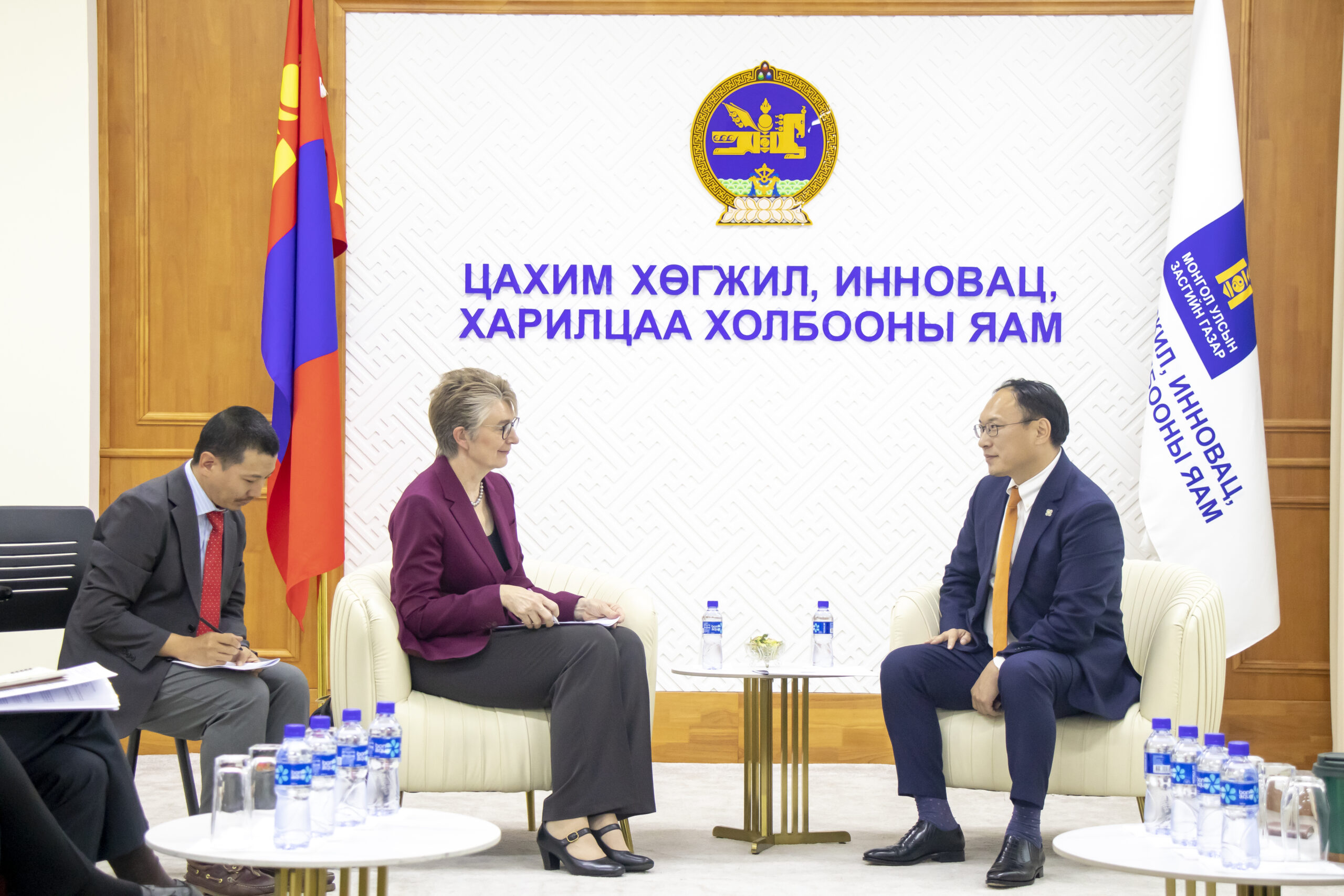 Төрийн байгууллагуудад үүлэн тооцооллын дэд бүтцийг нэвтрүүлж, төсвийн ...